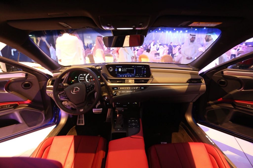 Lexus Introduces the 7th Generation ES 2019 | Abdul Latif Jameel®