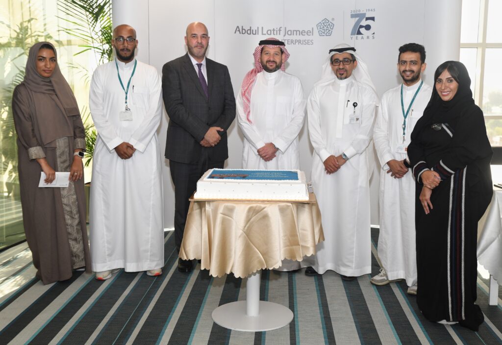 Associate competition team building event | Abdul Latif Jameel®